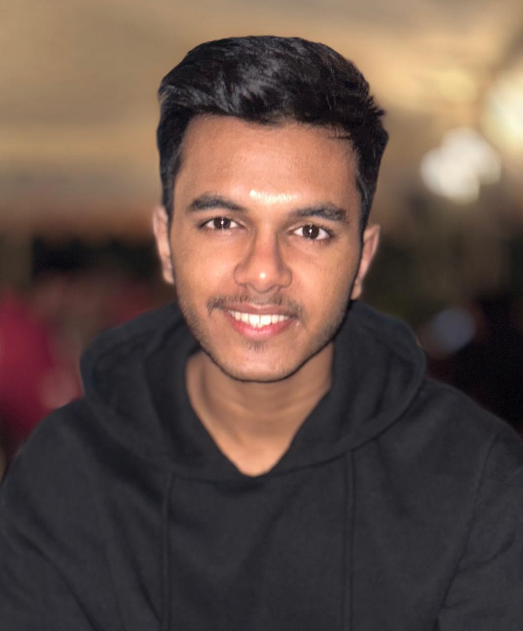 How to Write a Strong LinkedIn Headline That Gets Clicks